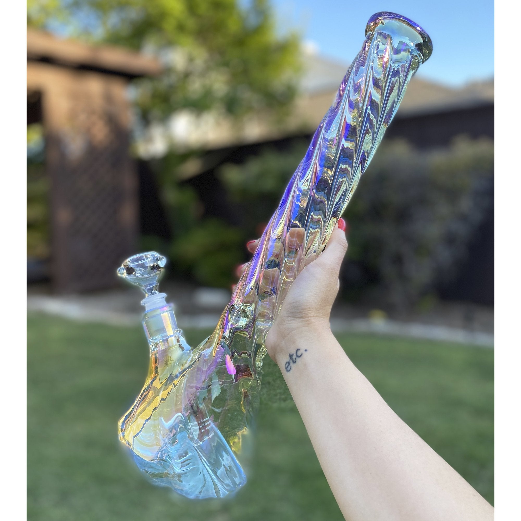 Twisted Iridescent Bong - Everything 420